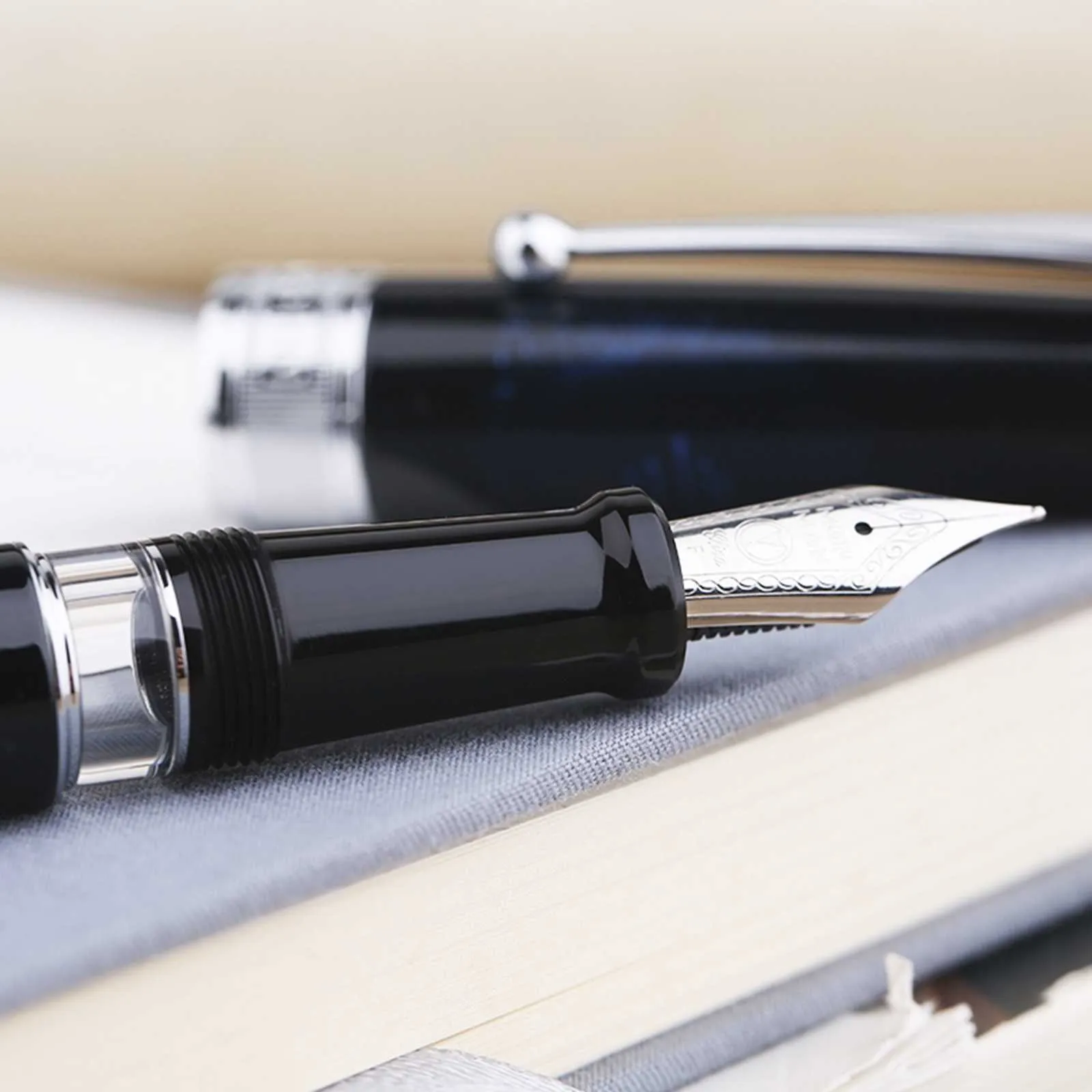 Premium Metal Piston Fountain Pen - Extra Fine Nib for Calligraphy ...
