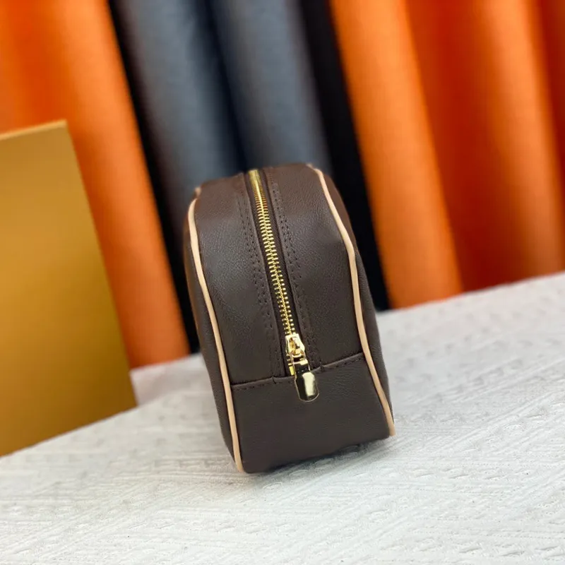 DHgate.com:Luxury Designer Toiletry Bag for Men and Women, 25cm ...