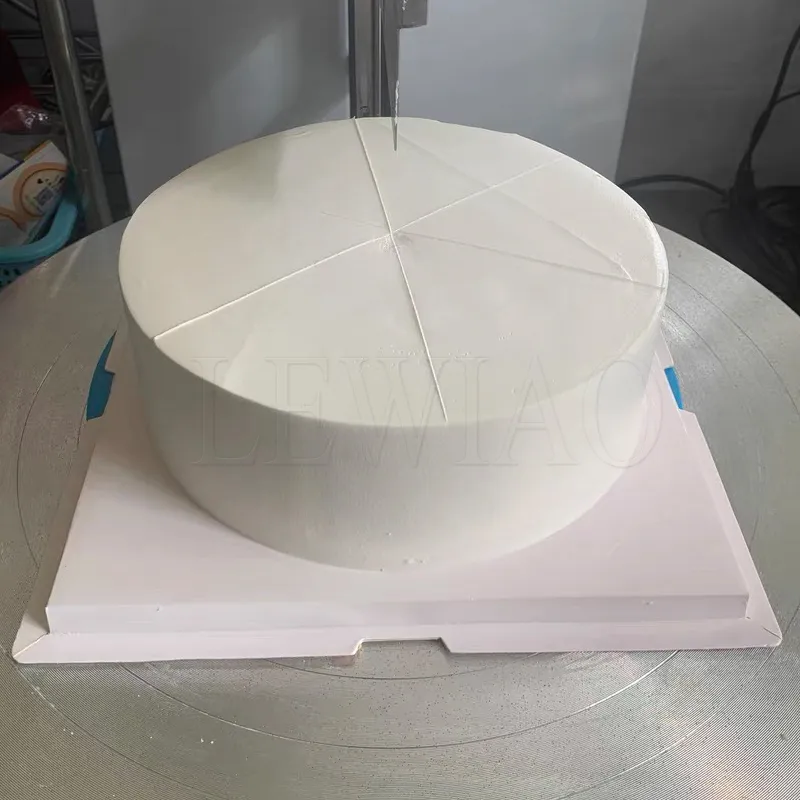 Automatic Birthday Cake Spreading Machine Round Cake Smoothing Machine ...