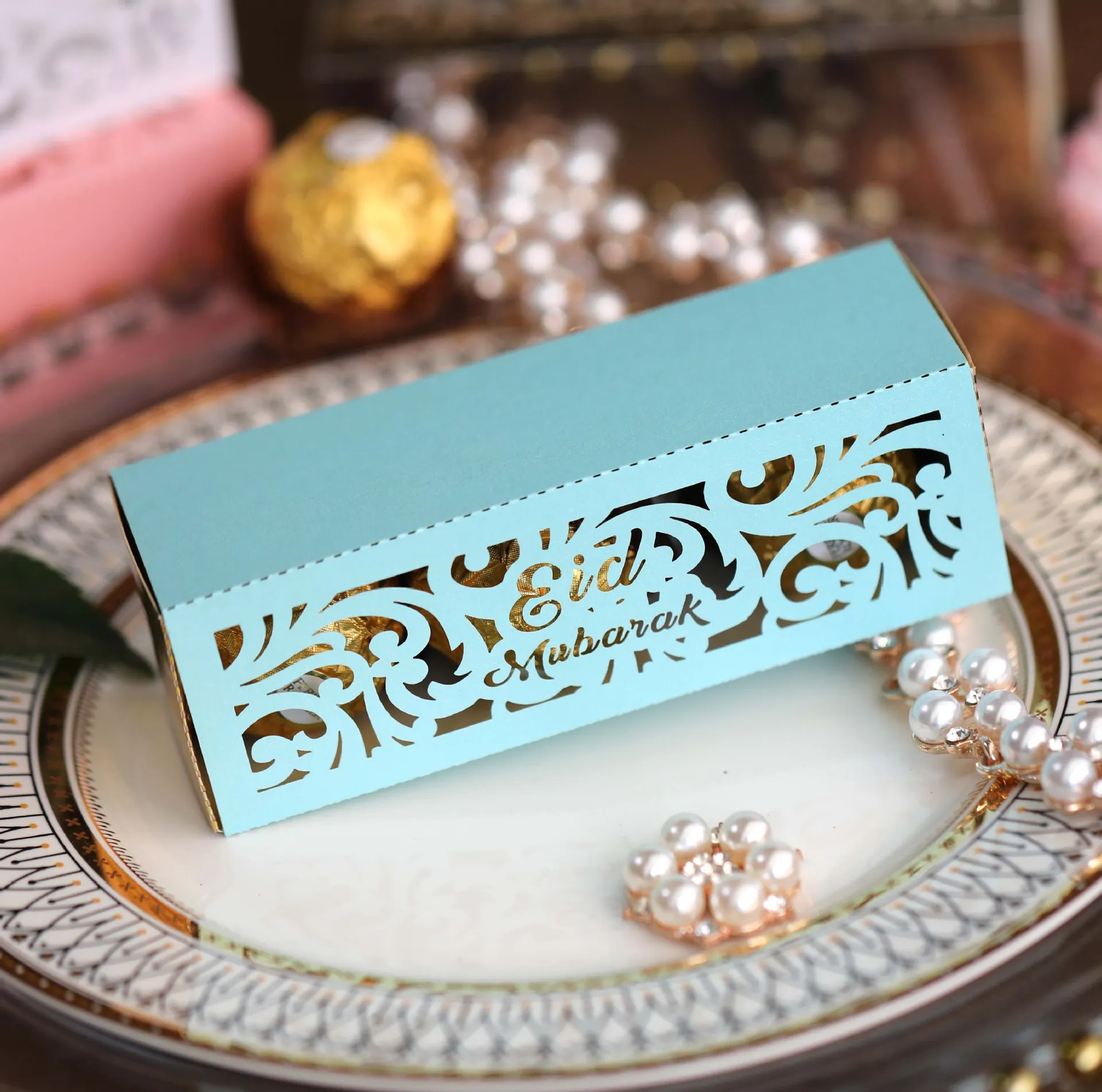DHgate.com:Elegant Laser Cut Favor Boxes - Gold & Silver Candy Boxes ...