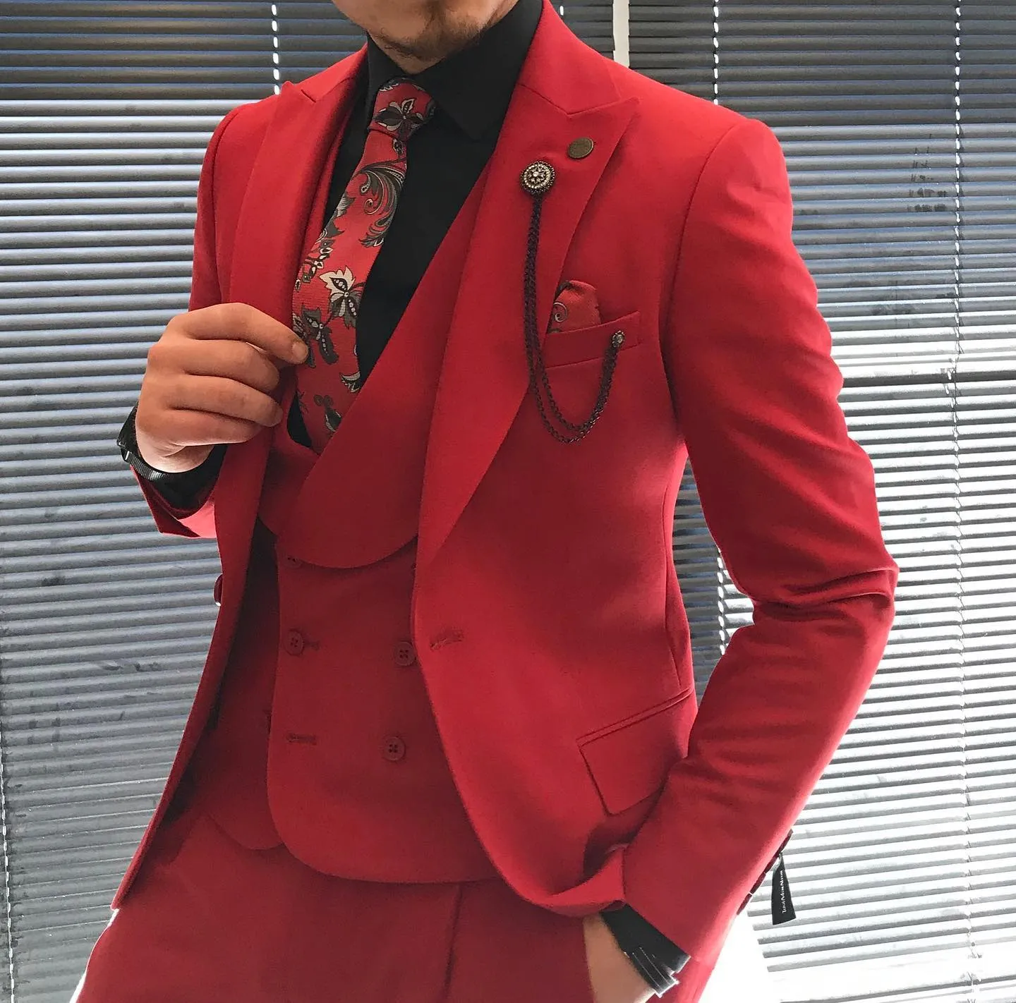 Luxury Red Slim Fit Red Tuxedo Wedding Suit Set For Men Peaked Lapel ...