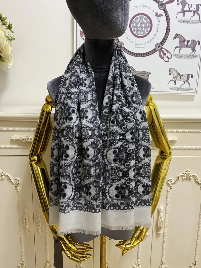 Bufanda De Cachemir Para Mujeres Soft Gray Letter Print Shawl, 130 Cm X ...