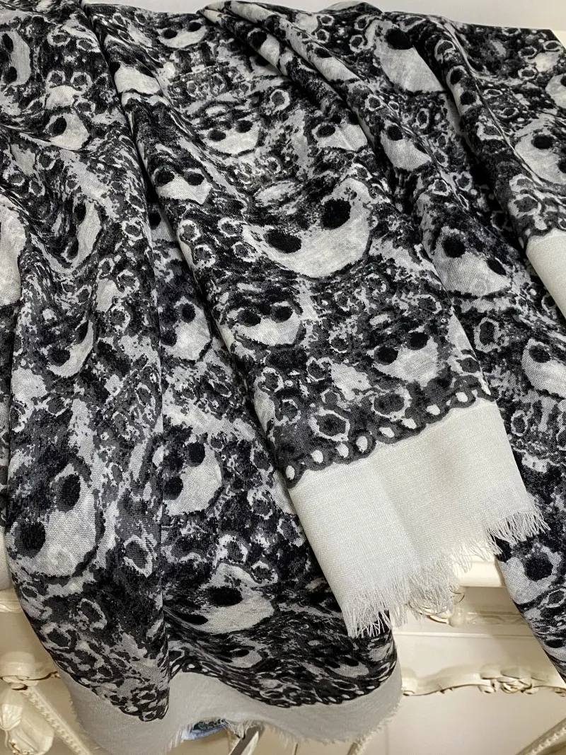 Bufanda De Cachemir Para Mujeres Soft Gray Letter Print Shawl, 130 Cm X ...